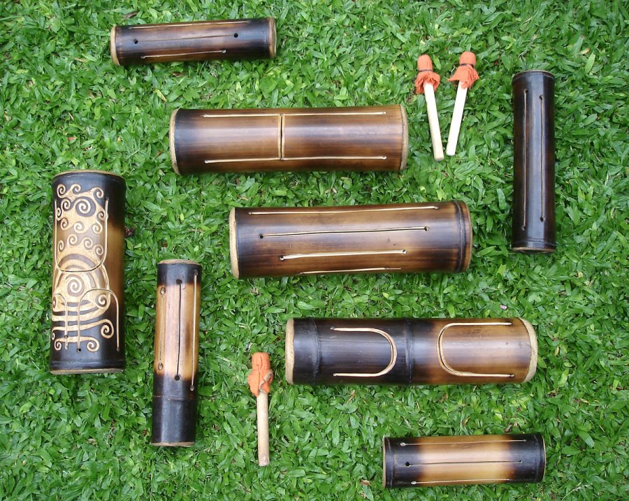 Nektar Bambu: Teponaztli